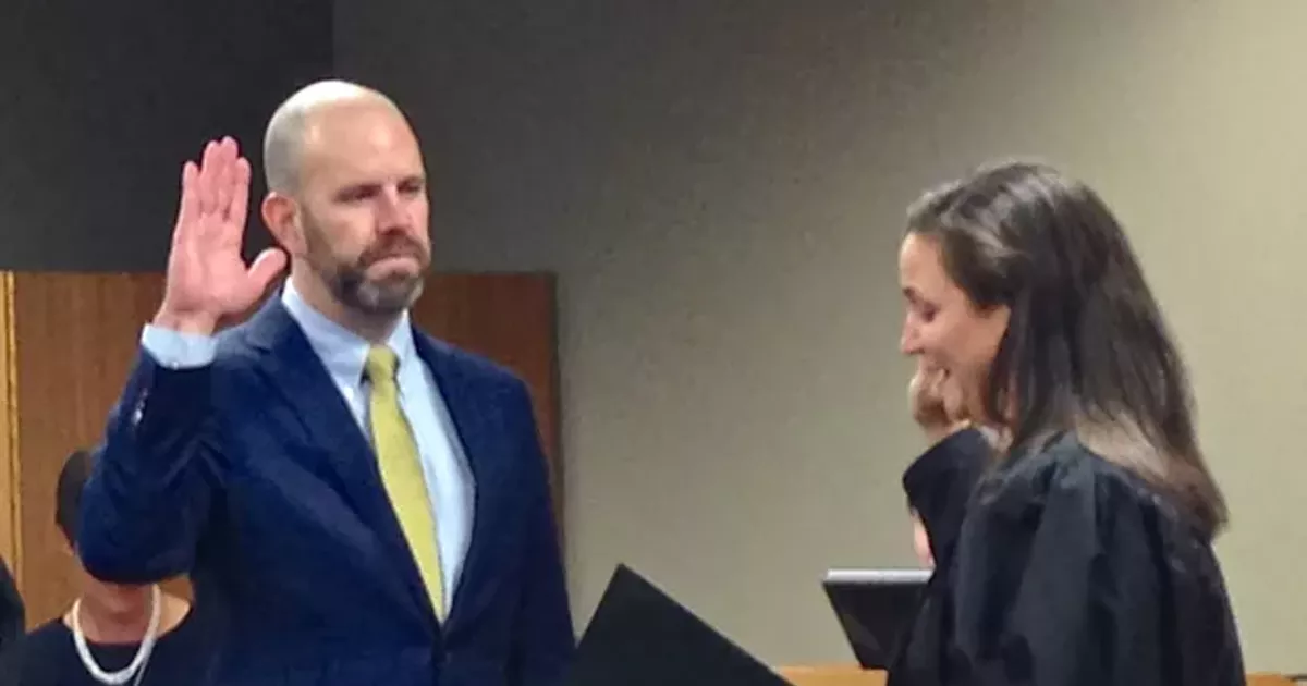 Local Electeds Call for Boddie to Step Down | The Source Weekly - Bend ...