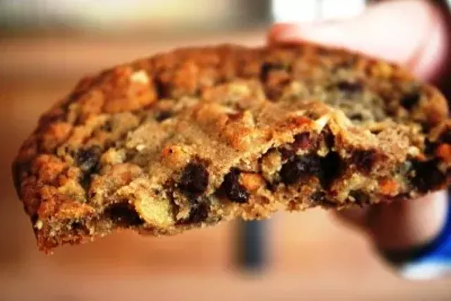 Be eco-friendly with Compost Cookies | Eat My Charlotte