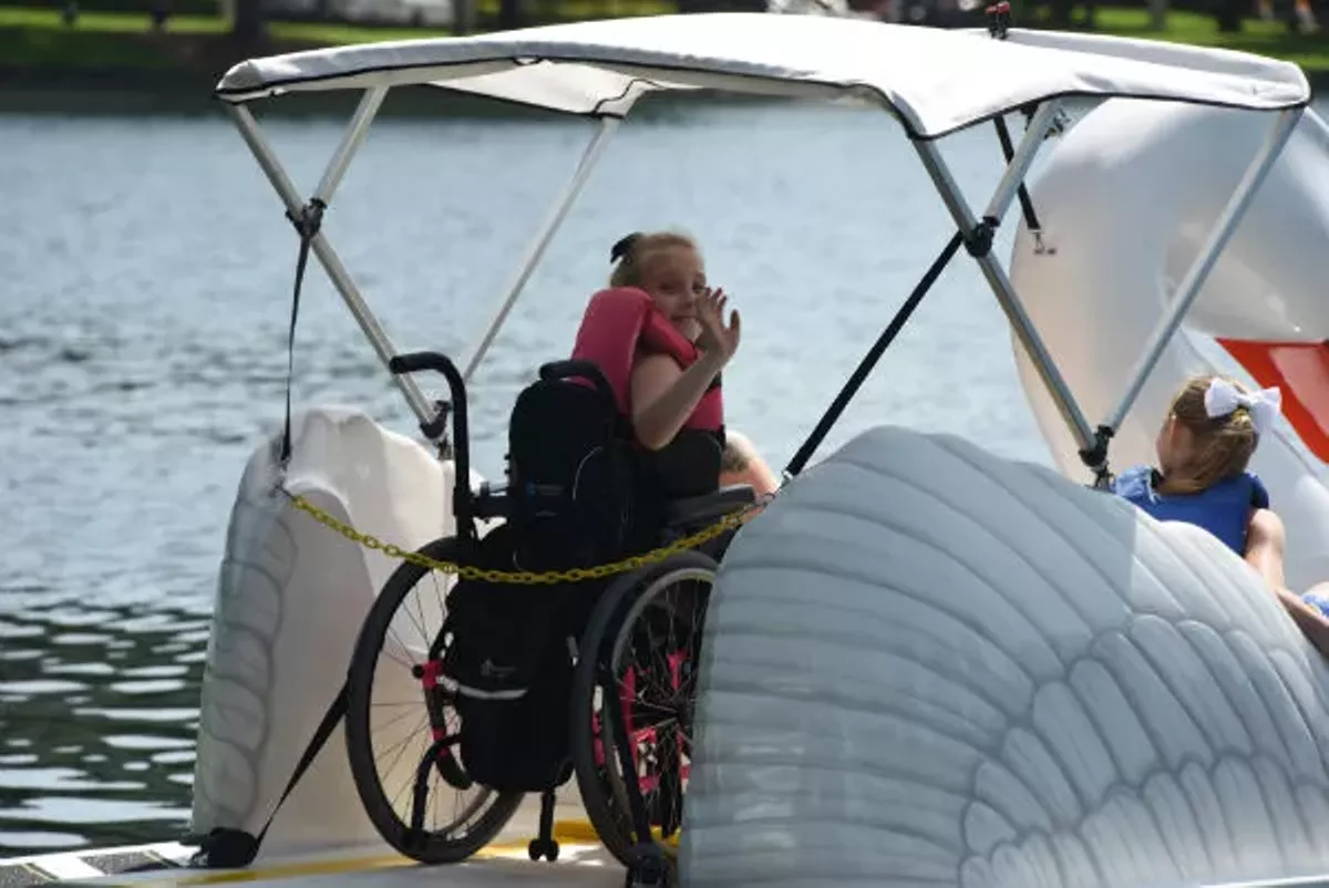 Lake Eola launches new wheelchair-accessible swan boat | Blogs
