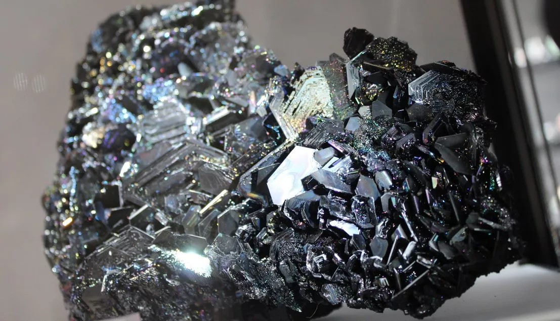 Layers of Learning: UA Science Lecture Series Puts Minerals Under a ...